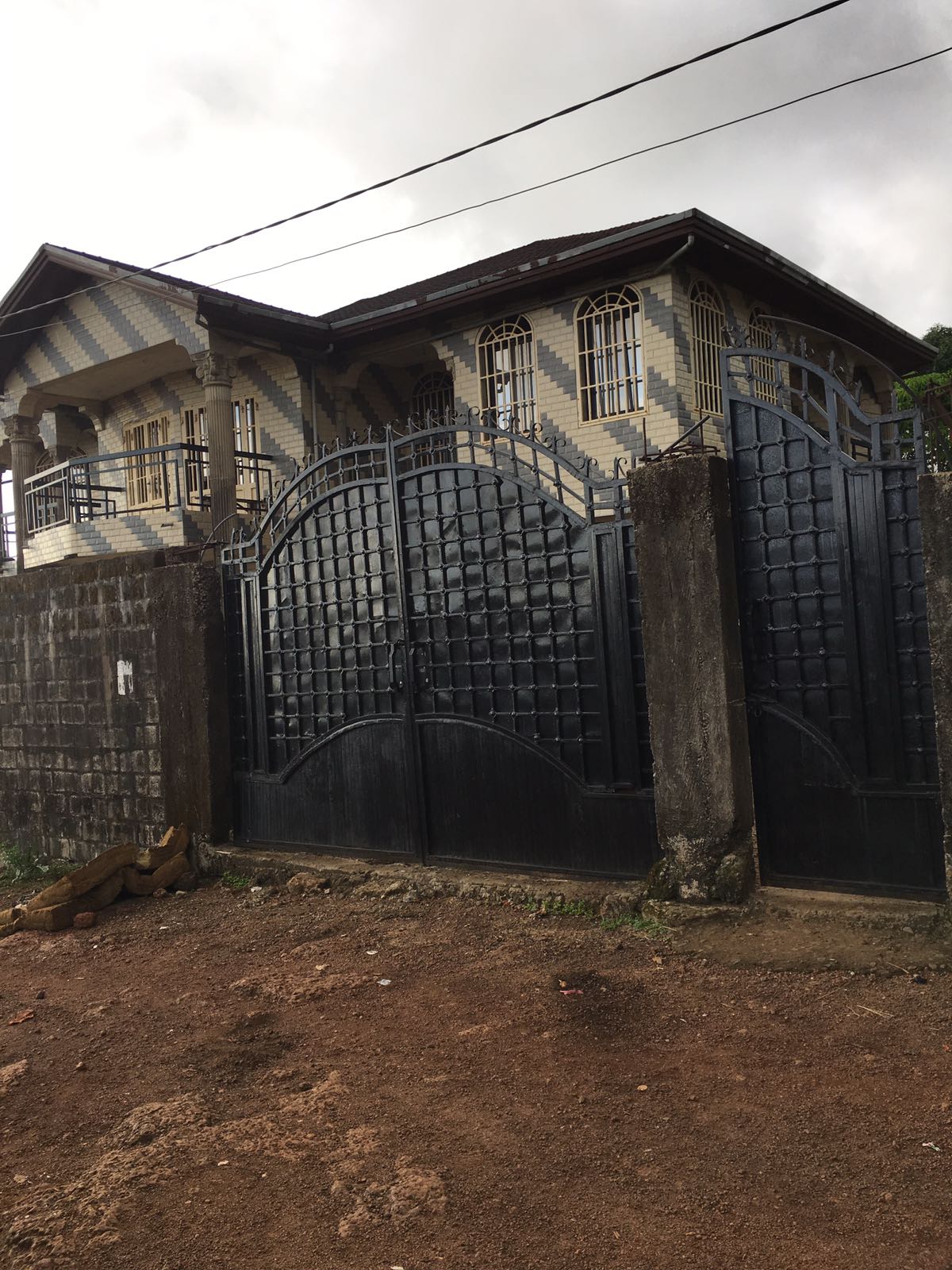 Luxurious Villa for sale Angola town Desmond Lane Freetown